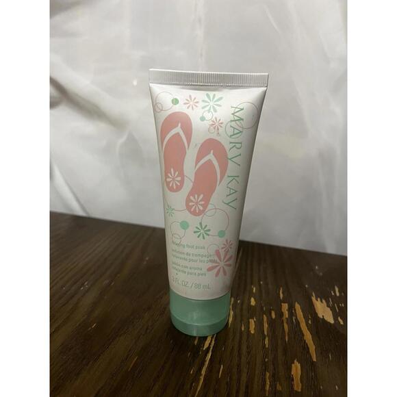 Mary Kay | Bath & Body | New Mary Kay Relaxing Foot Soak 3 Oz Regular ...